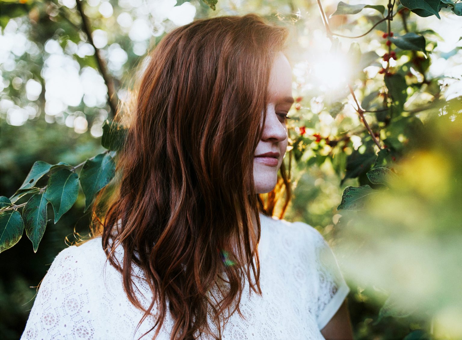 La couleur de cheveux roux foncé : pour qui ? Quelle coloration